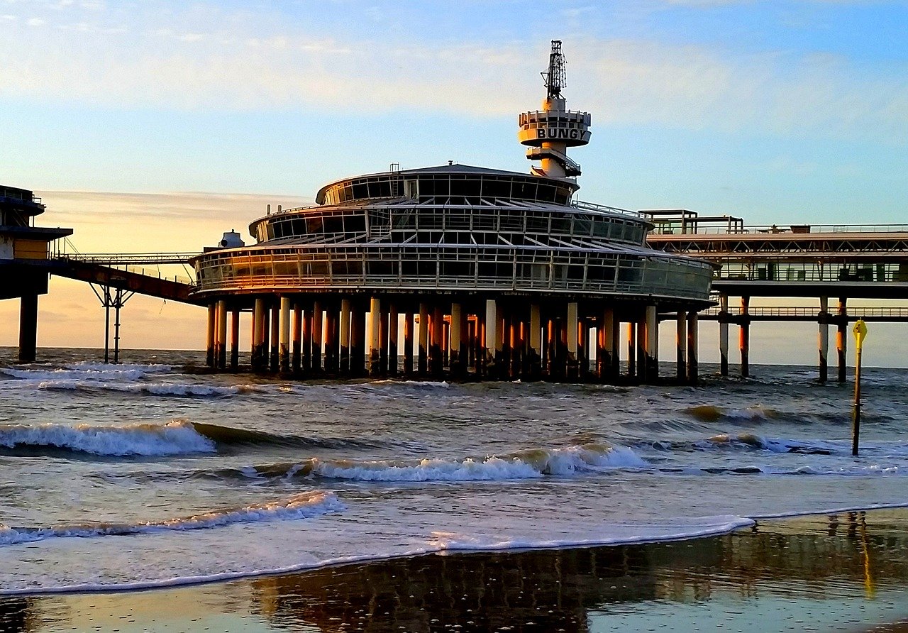 Zon, zee, strand – Voorn Media